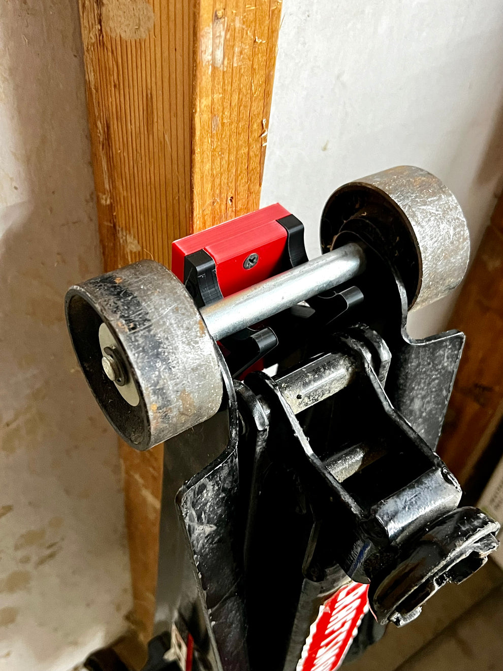 Universal Floor Jack Wall Mount – Garage Storage Bracket for 1.5 to 2 ...